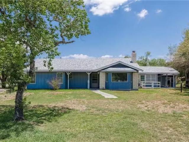 100 Kelly Lane, Lake City, TX 78368