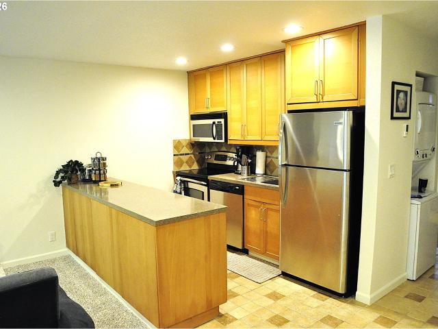 100 Kerr Pkwy, Unit 30, Lake Oswego, OR 97035 | MLS #520493