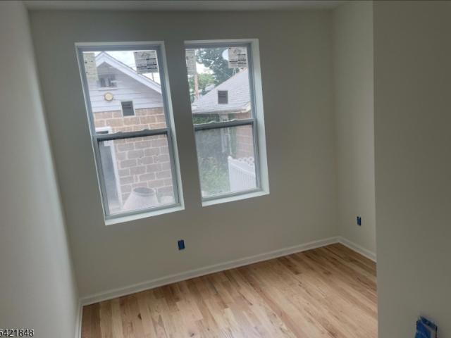 100 King St # 1