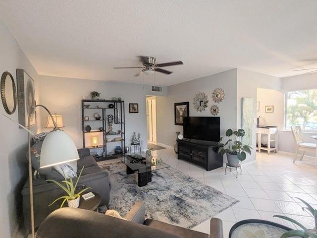 100 Kingswood E, West Palm Beach, FL 33417