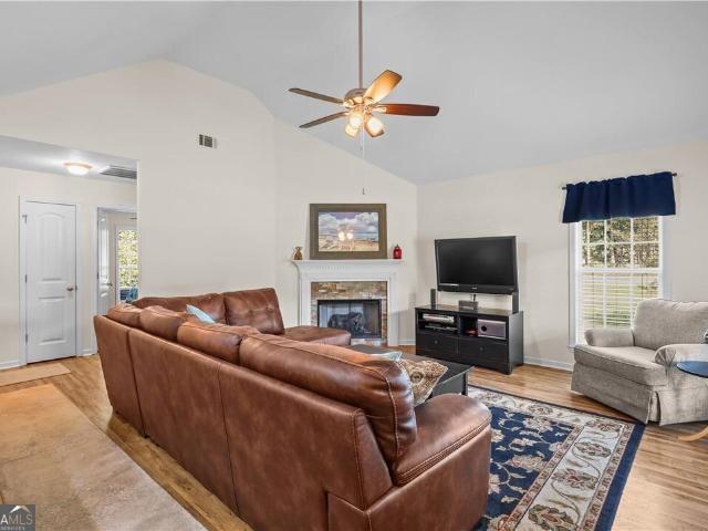 100 Kingsley Drive S