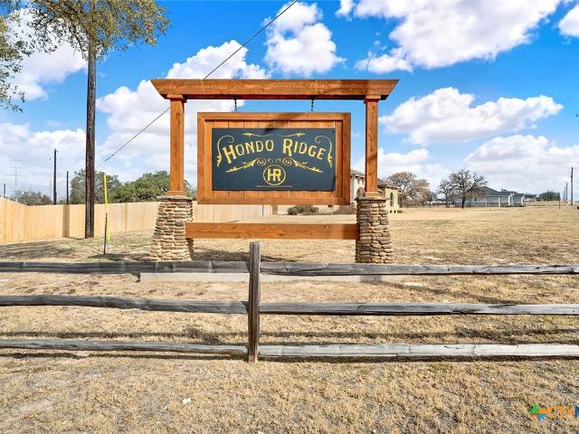 100 Hondo Ridge