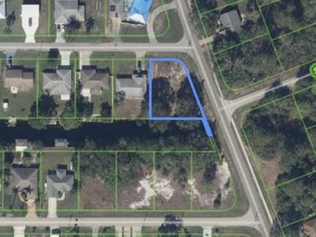 100 Honeycomb Ave, Lake Placid, FL 33852