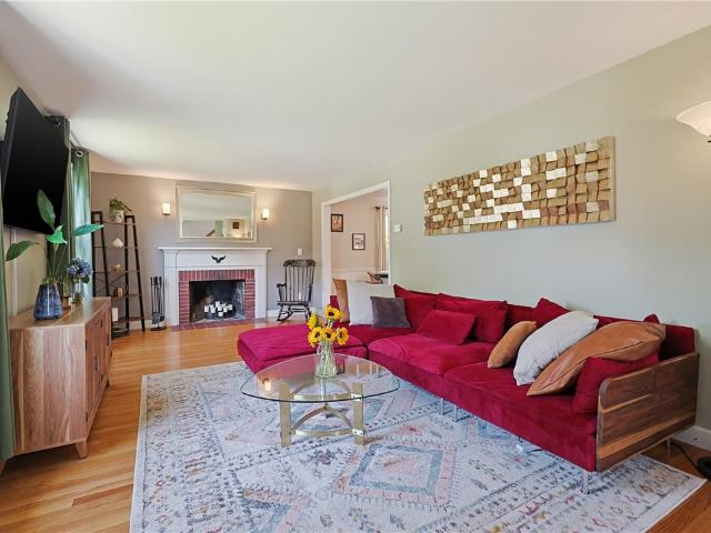 100 Hope St, East Providence, RI 02916 | MLS #1411 | Compass