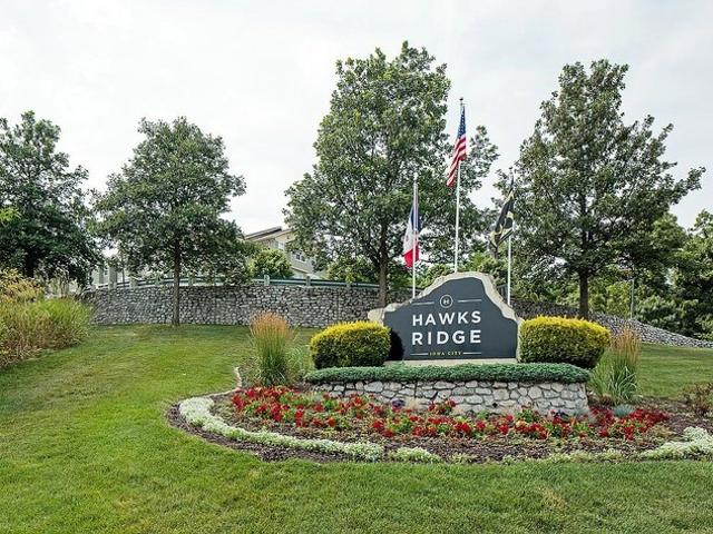 100 Hawk Ridge Dr, Iowa City, IA 52246