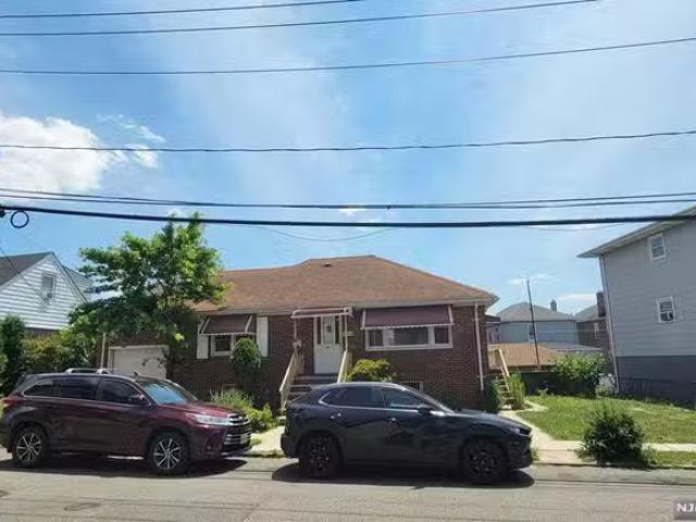100 HAMILTON AVE, FAIRVIEW, NJ 07022 Single Family Residence F.