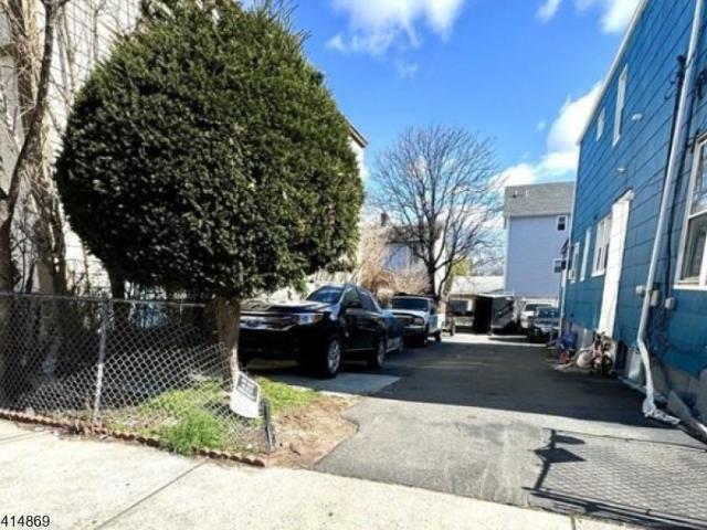 100 Hammond Ave