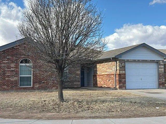 100 Hampton Ln, Pampa, TX 79065