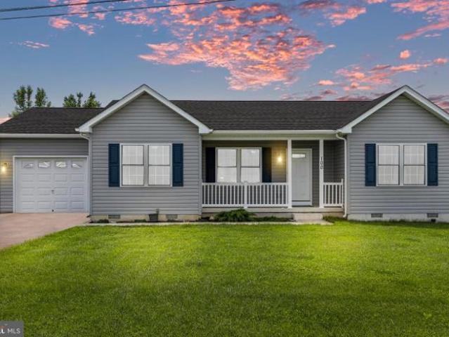 100 Hannah Ln, Bunker Hill, WV 25413