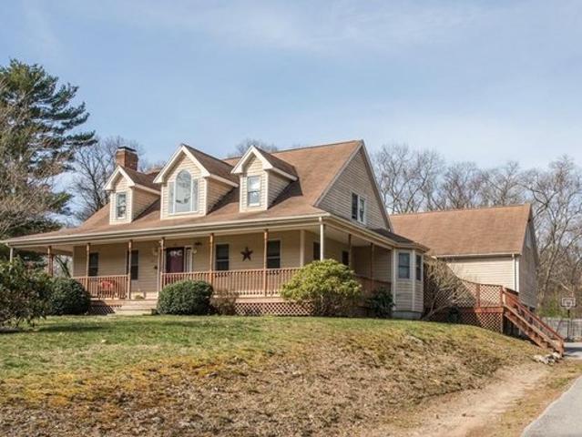 100 Hartsuff St, Rockland, MA 02370