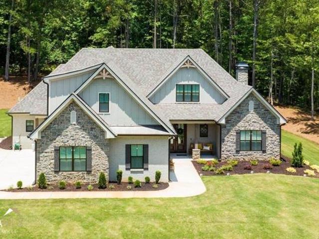 100 Heights Ave, Forsyth, GA 31029