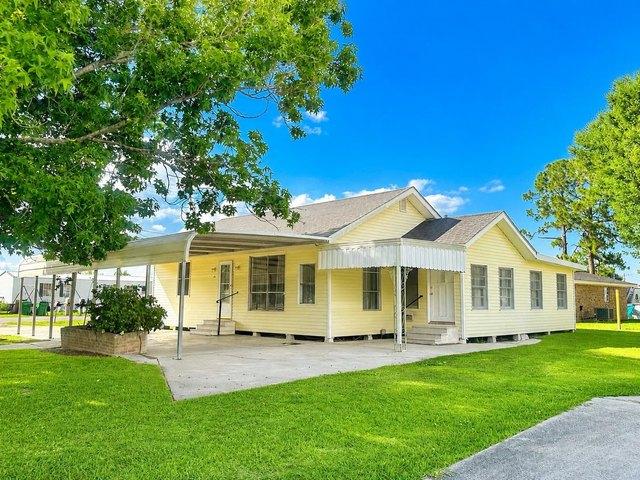100 Hidden Acres St, Houma, LA 70364