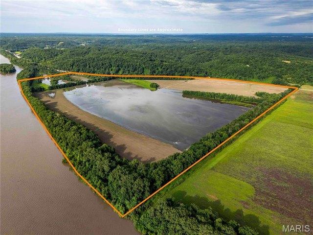 100 High St, Kampsville, IL 62053