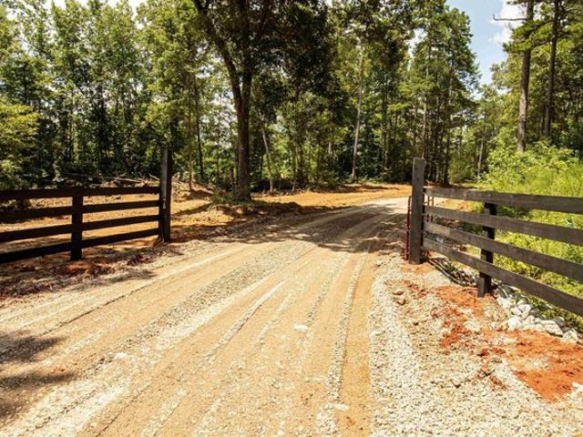 100 Hwy, Toone, TN 38381