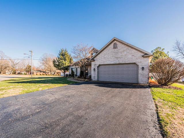 100 Oak Pointe Court