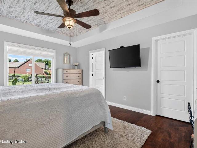 100 Oakleaf Ct