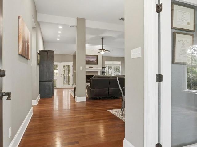 100 Oakmont Ct