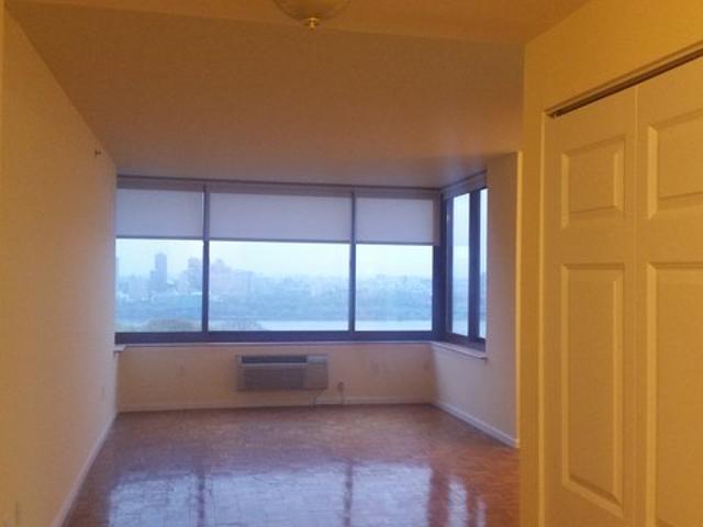 100 Old Palisade Rd Apt 2104, Fort Lee, NJ 07024