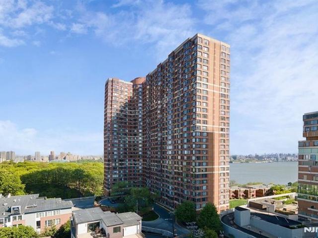 100 Old Palisade Rd Apt 3415, Fort Lee, NJ 07024
