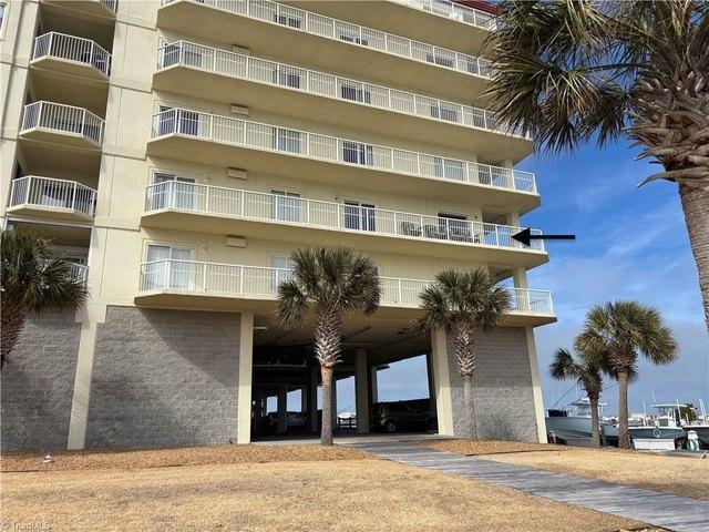 100 Olde Towne Yacht Club Dr, Beaufort, NC 28516