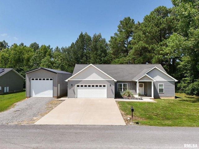 100 Olivia Dr, Marion, IL 62959