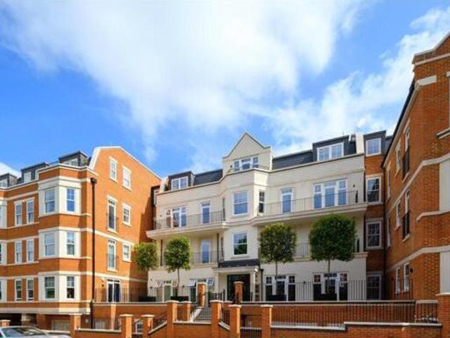 100 London Road, Quinton Court, Sevenoaks, 2 Bedroom Apartment