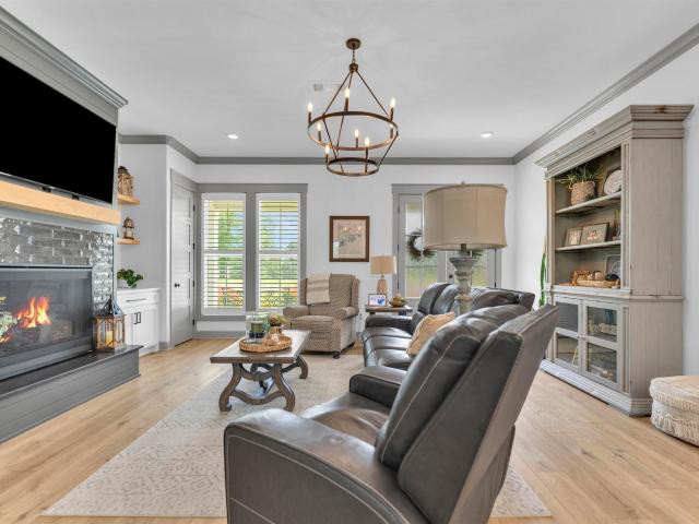 100 Laurie Dr Drive