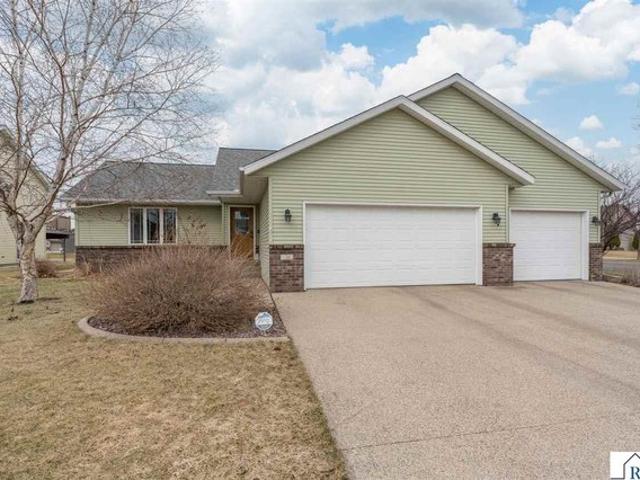 100 LA Costa Ln, Mankato, MN 56001