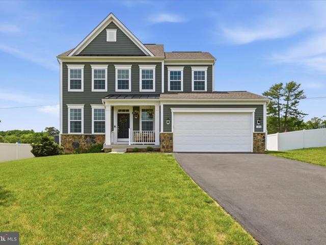 100 Ladysthumb Cir, Charles Town, WV 25414
