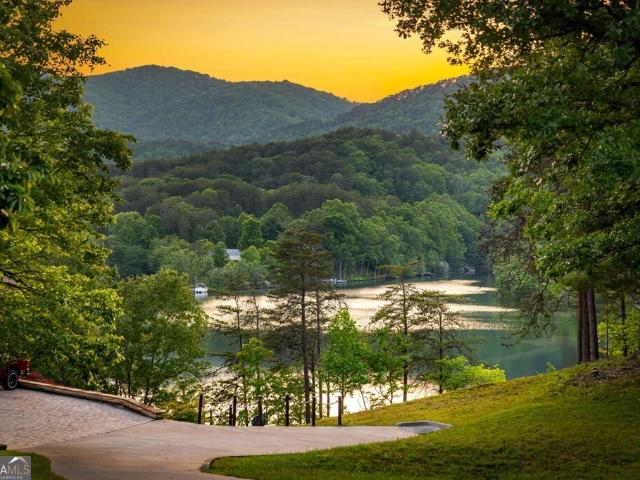 100 Lakeview Drive