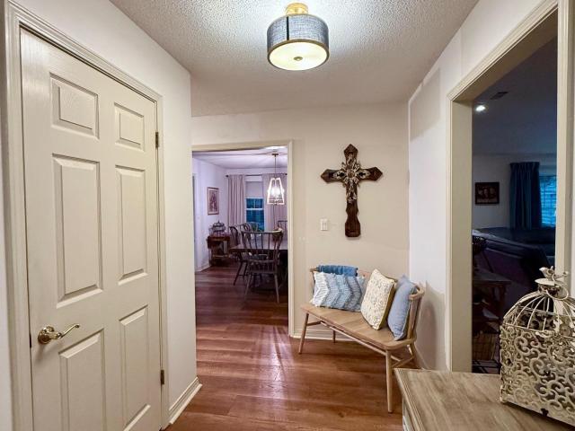 100 Lakewood Ct