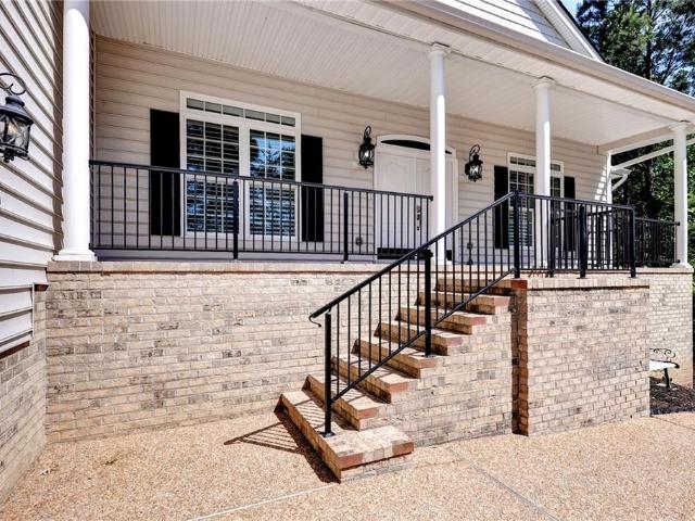 100 Lakewood DR