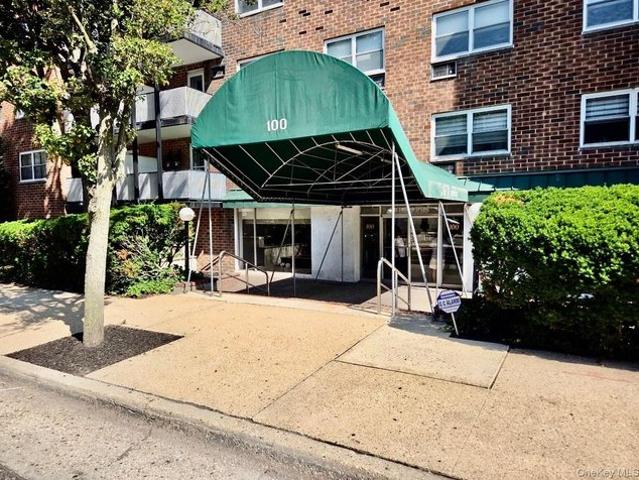 100 Lincoln Ave Apt 7B, Mineola, NY 11501