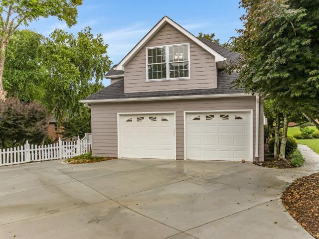 100 Moss Creek Court