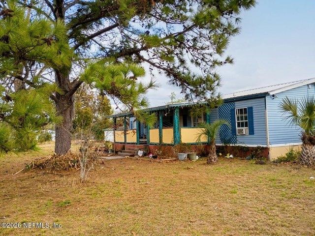 100 Mahogany Ln, Interlachen, FL 32148