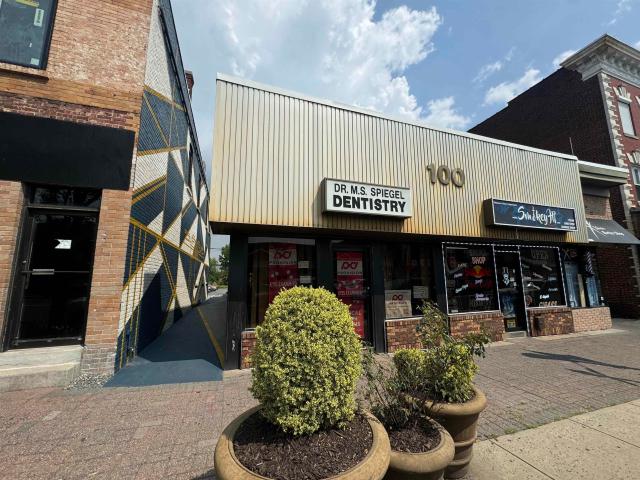 100 Main St