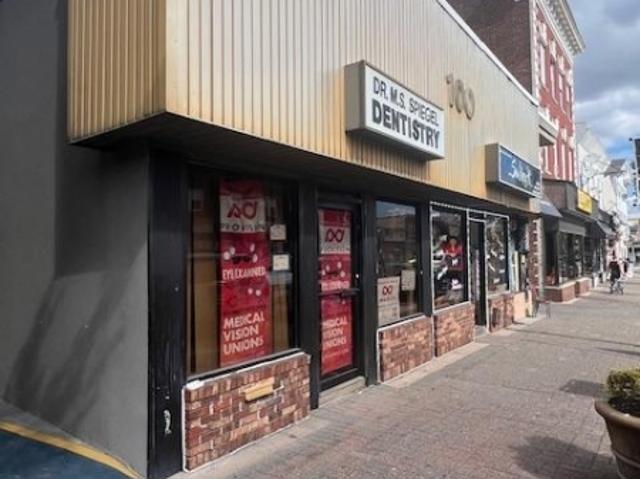 100 Main St
