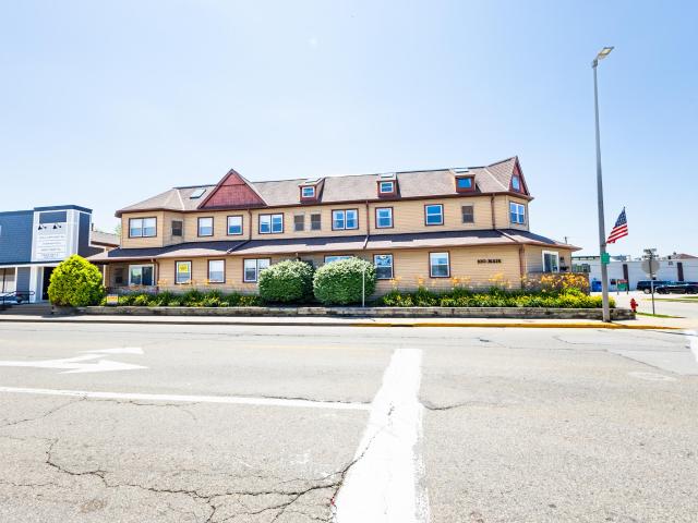 100 Main St, Unit 201