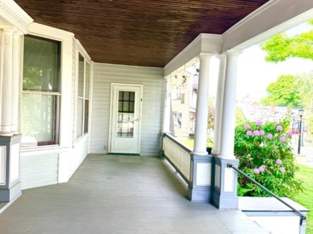 100 Main St Front Apt 3 #