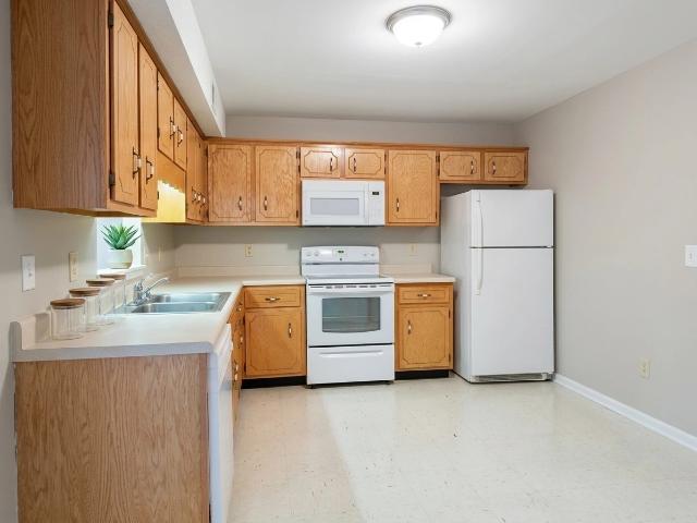 100 Mandarin Dr