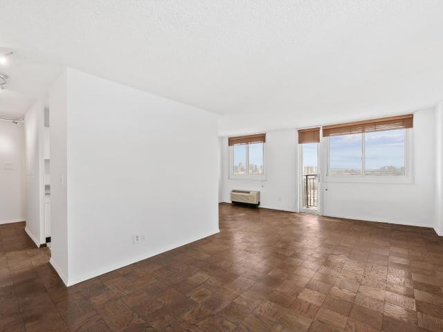 100 Manhattan Ave # 1417