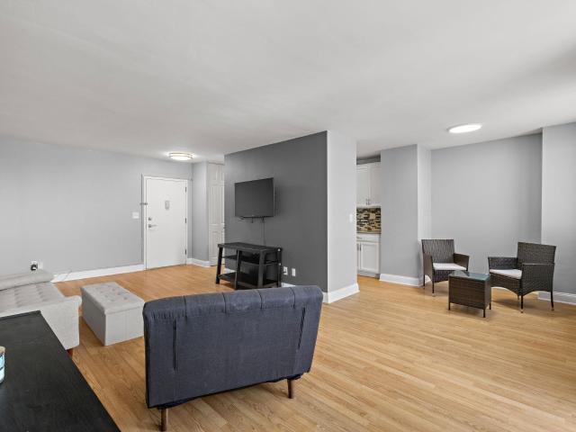100 Manhattan Ave # 1703