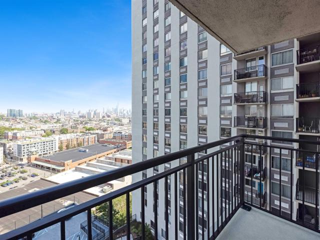 100 Manhattan Ave # 910
