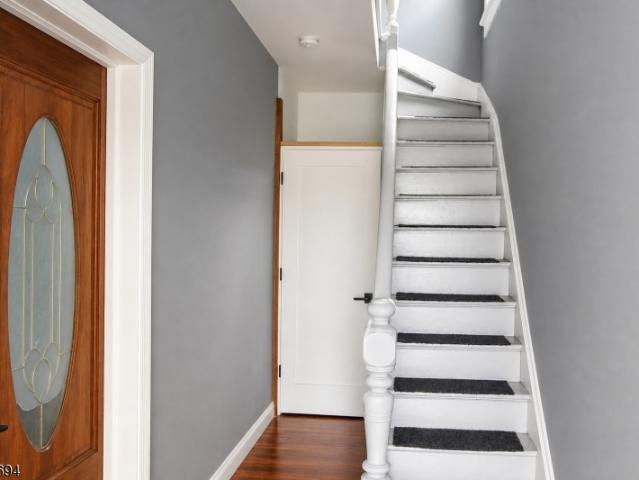 100 Maple St