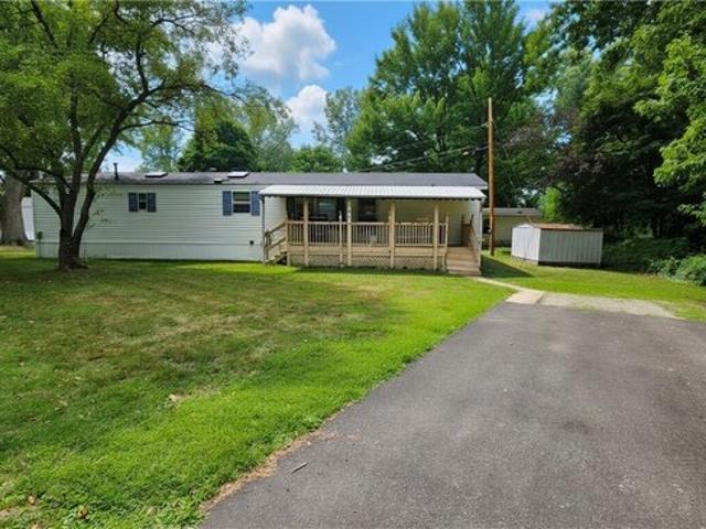 100 Maplegrove Ln, Mentor, OH 44060