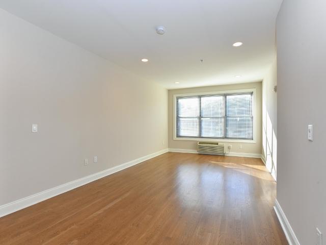 100 Marshall St # 607