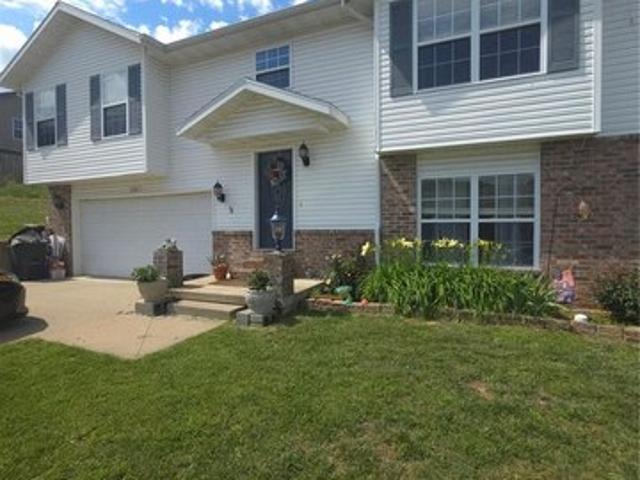 100 Mary Catherine St, Waynesville, MO 65583