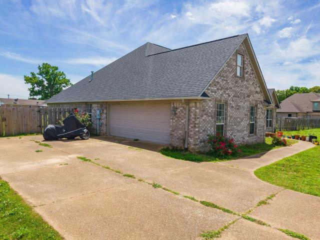 100 Mary Kate Ln