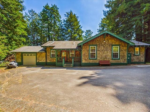 100 McConahas Rd, Trinidad, CA 95570