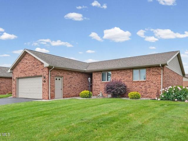100 Meadowcrest Dr, McComb, OH 45858